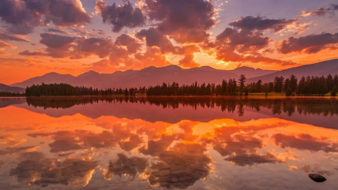 Use These Canada Backgrounds for Your Next Zoom Meeting